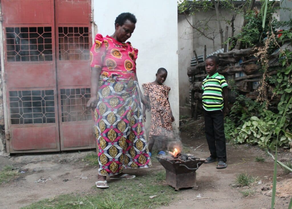 Mfahamu mjasiriamali anayetengeneza mkaa mbadala kwa vumbi | Jiko Point